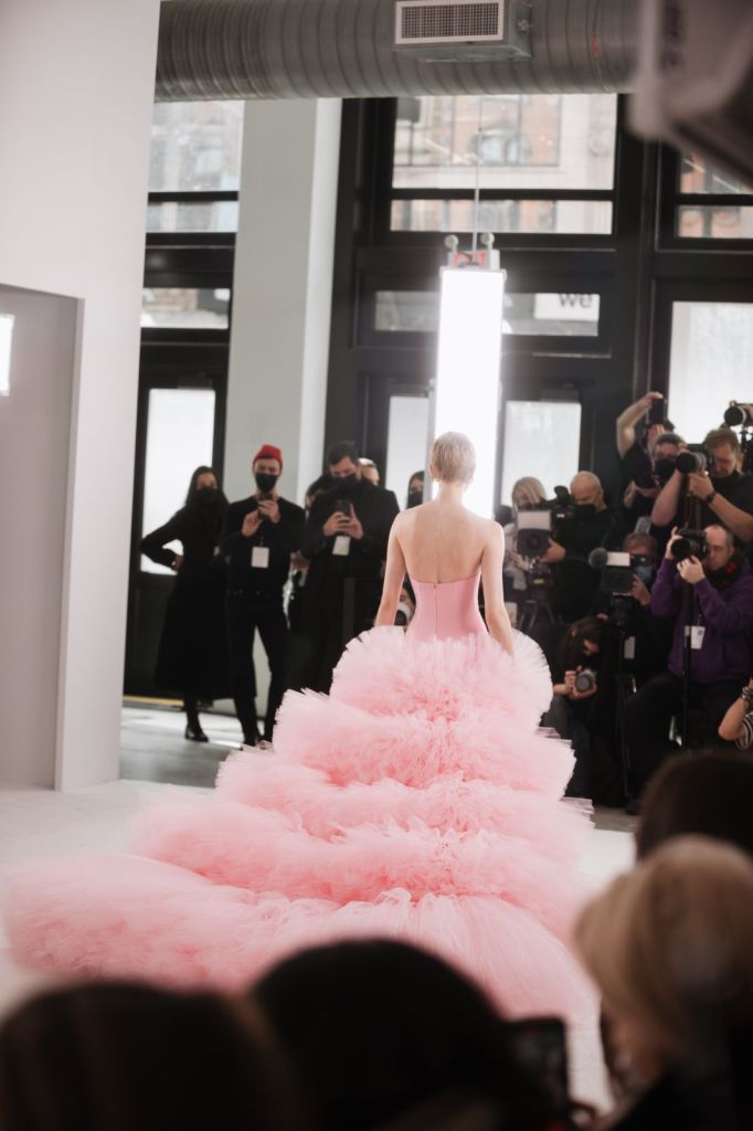 New York Fashion Week Fall 22: Day 4 – Carolina Herrera - SIRA PEVIDA